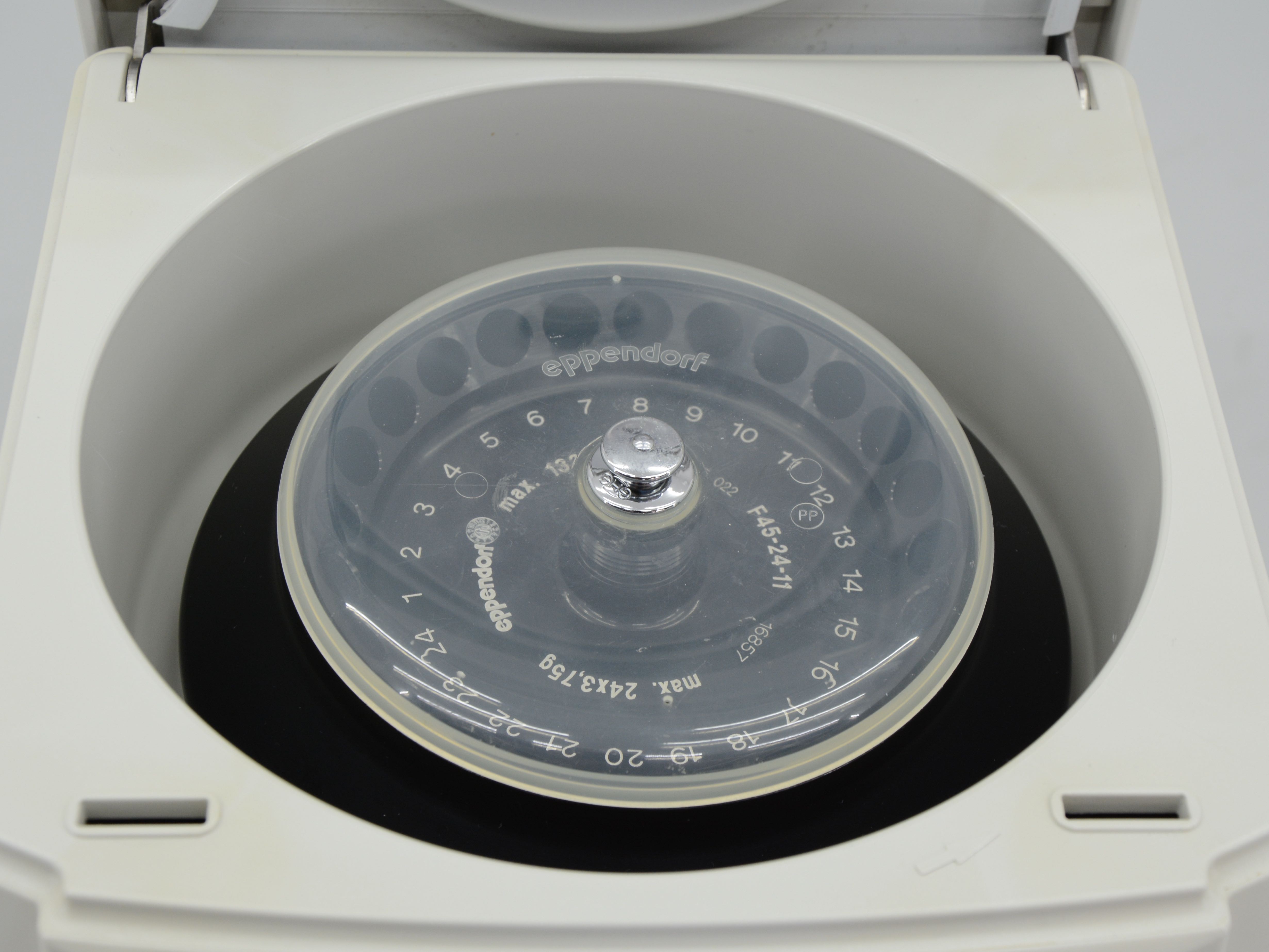 Eppendorf 5415D Centrifuge - Gemini BV