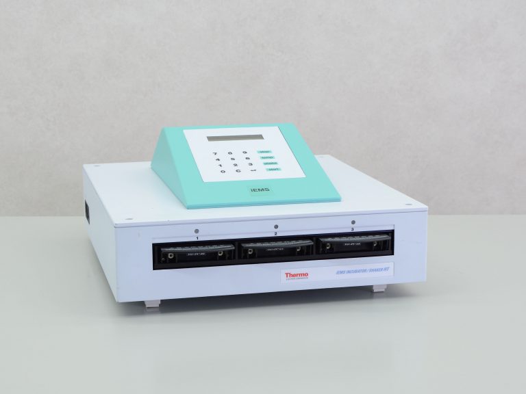 Thermo Scientific 371 CO2 Incubator - Gemini BV