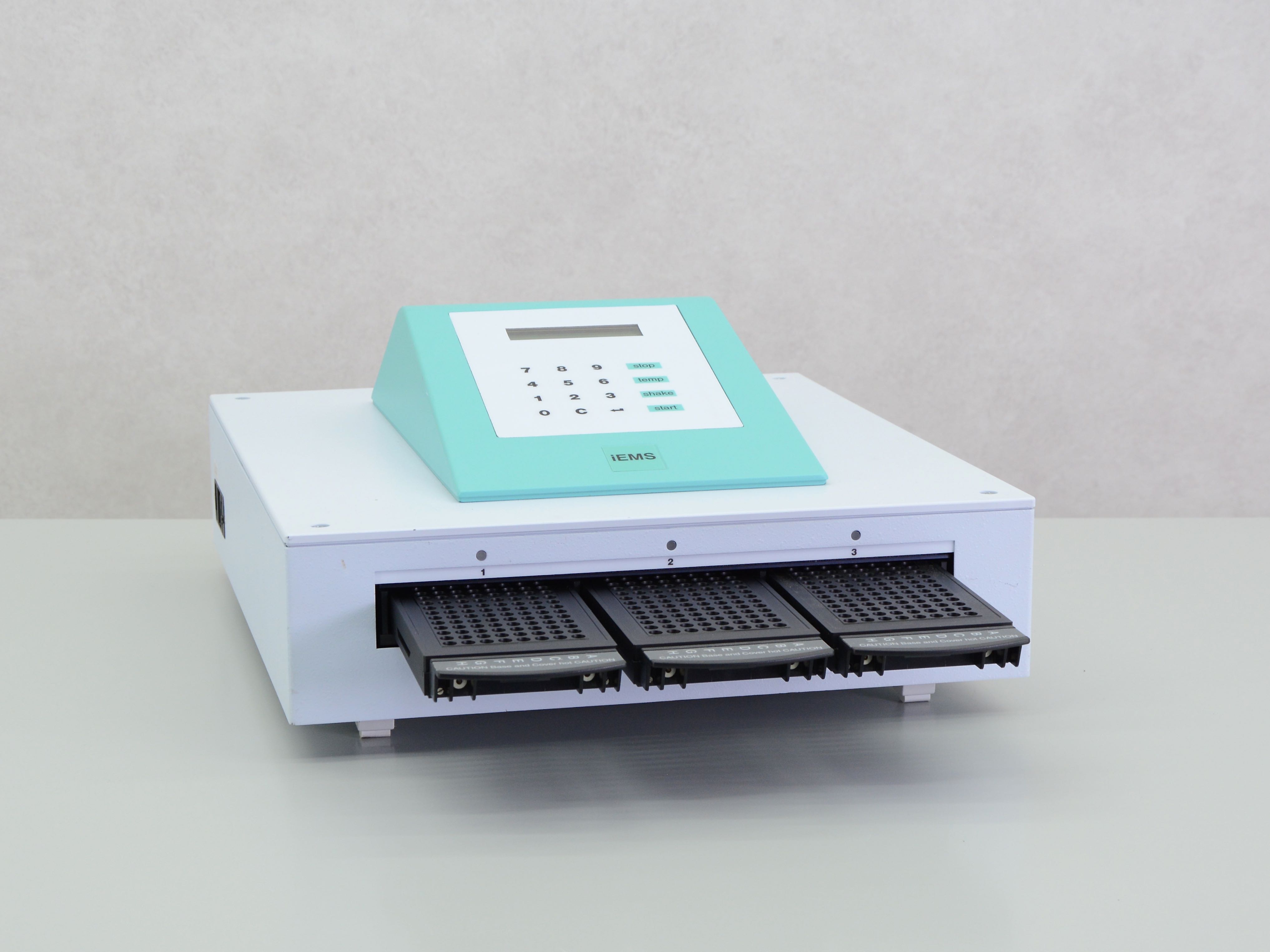 Thermo Scientific iEMS Incubator with shaker - Gemini BV