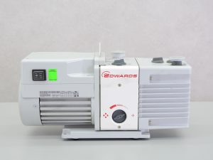 Edwards RV8 Vacuum pump with oil - Gemini BV