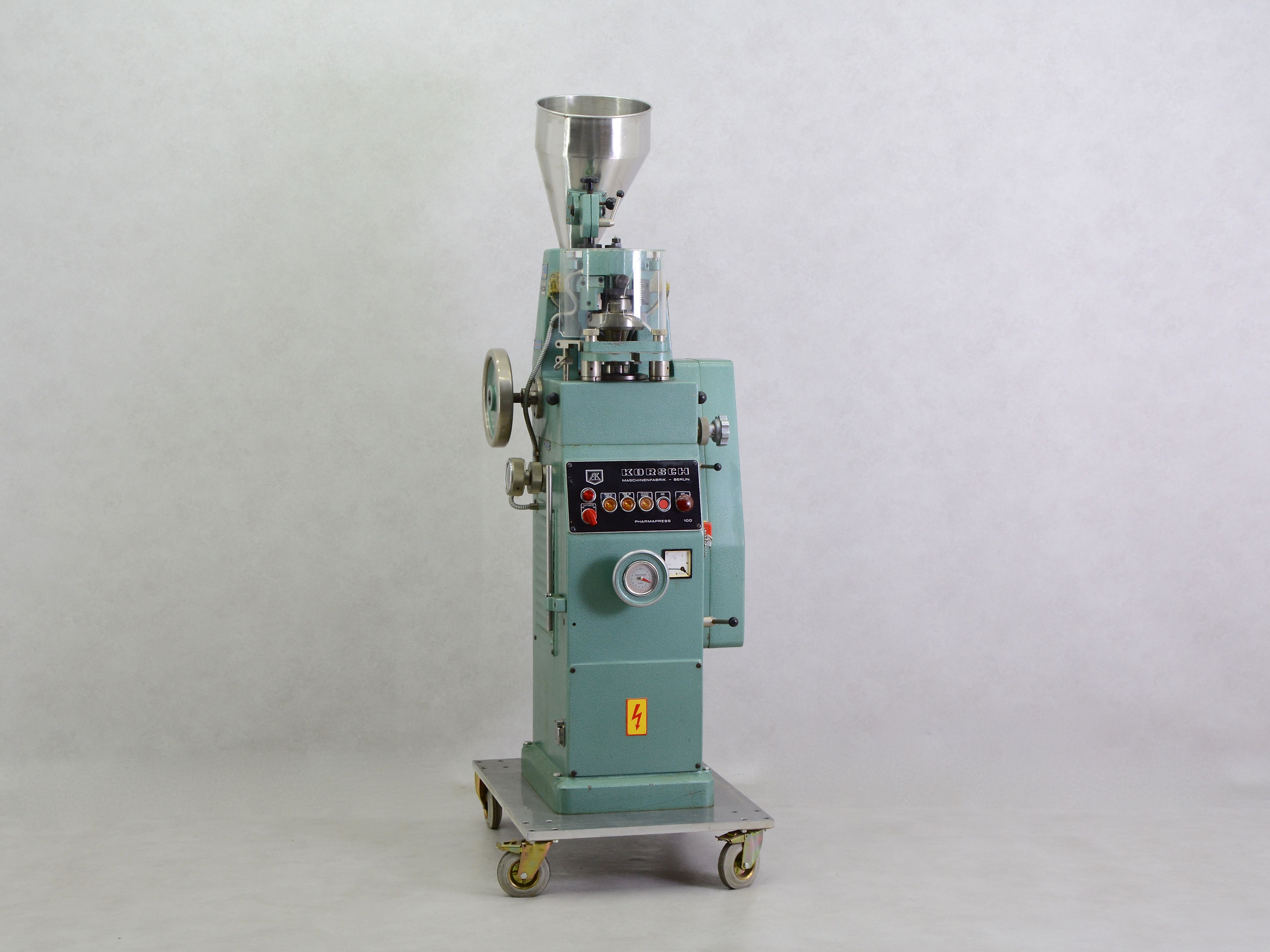 Korsch Pharmapress 100 Tablet press - Gemini BV