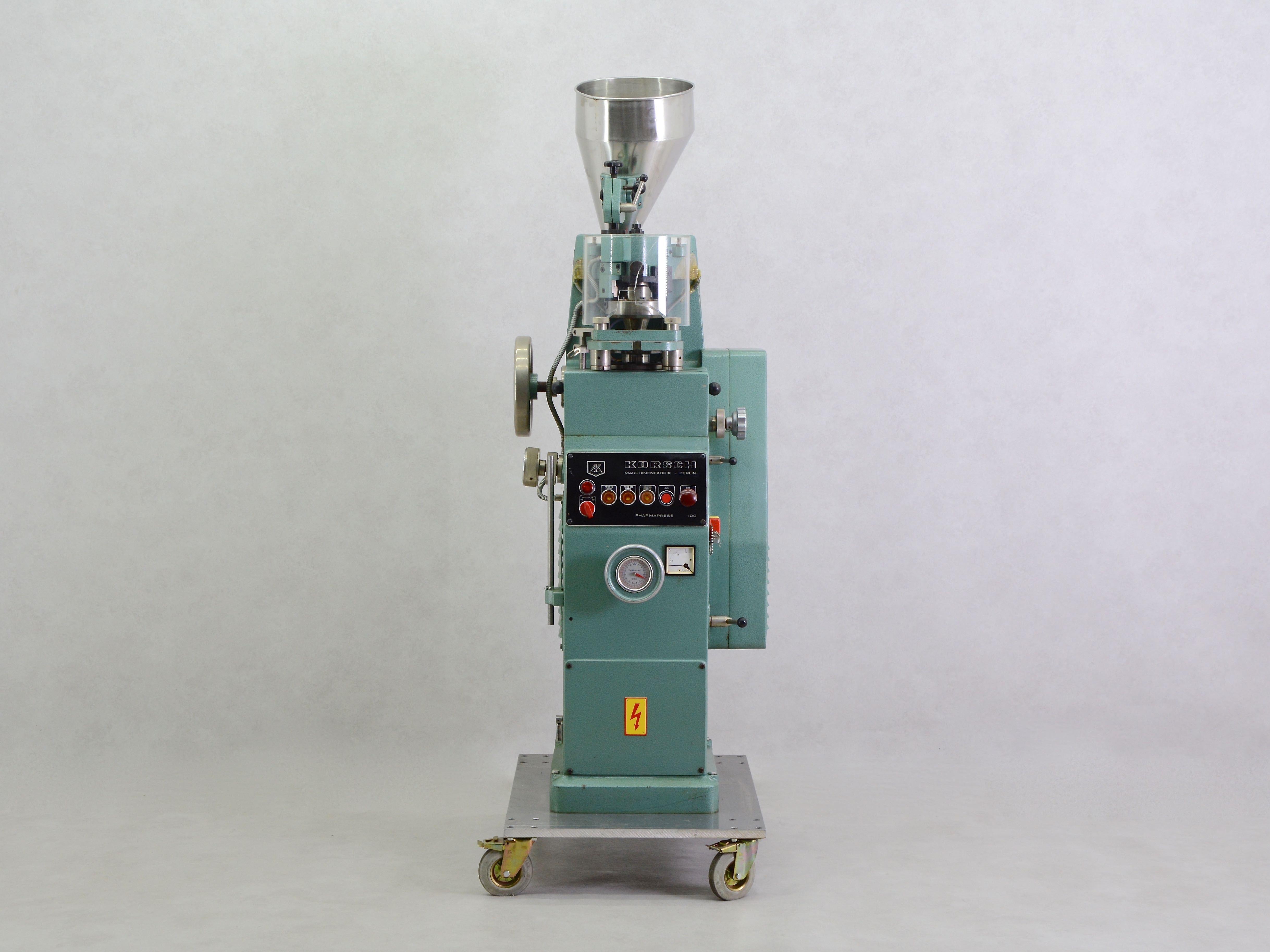 Korsch Pharmapress 100 Tablet press - Gemini BV