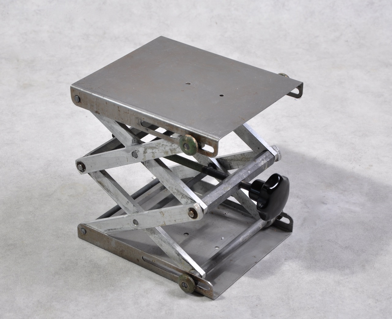 Laboratory elevator - Gemini BV