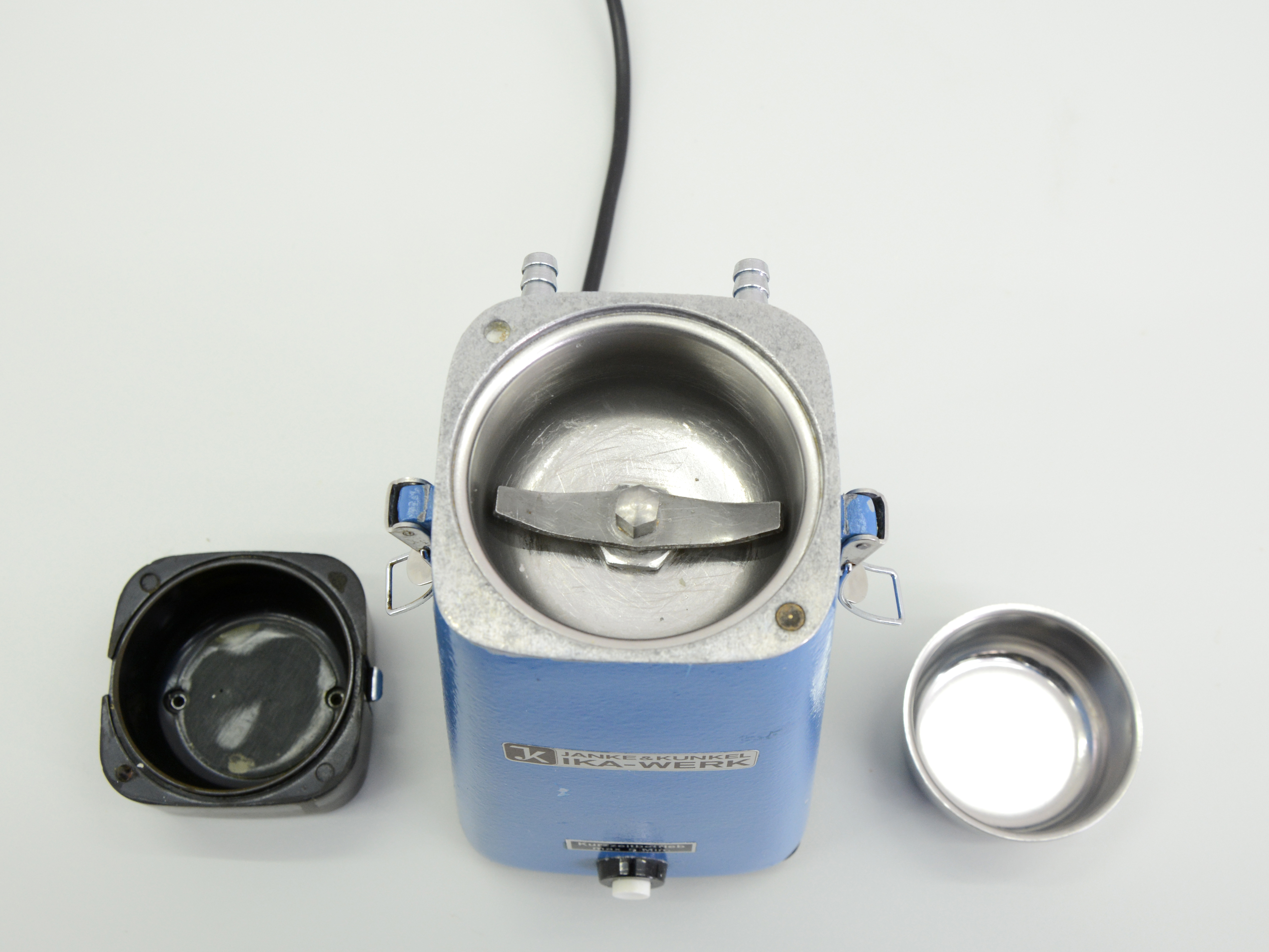 IKA A10 Grinder - Gemini BV