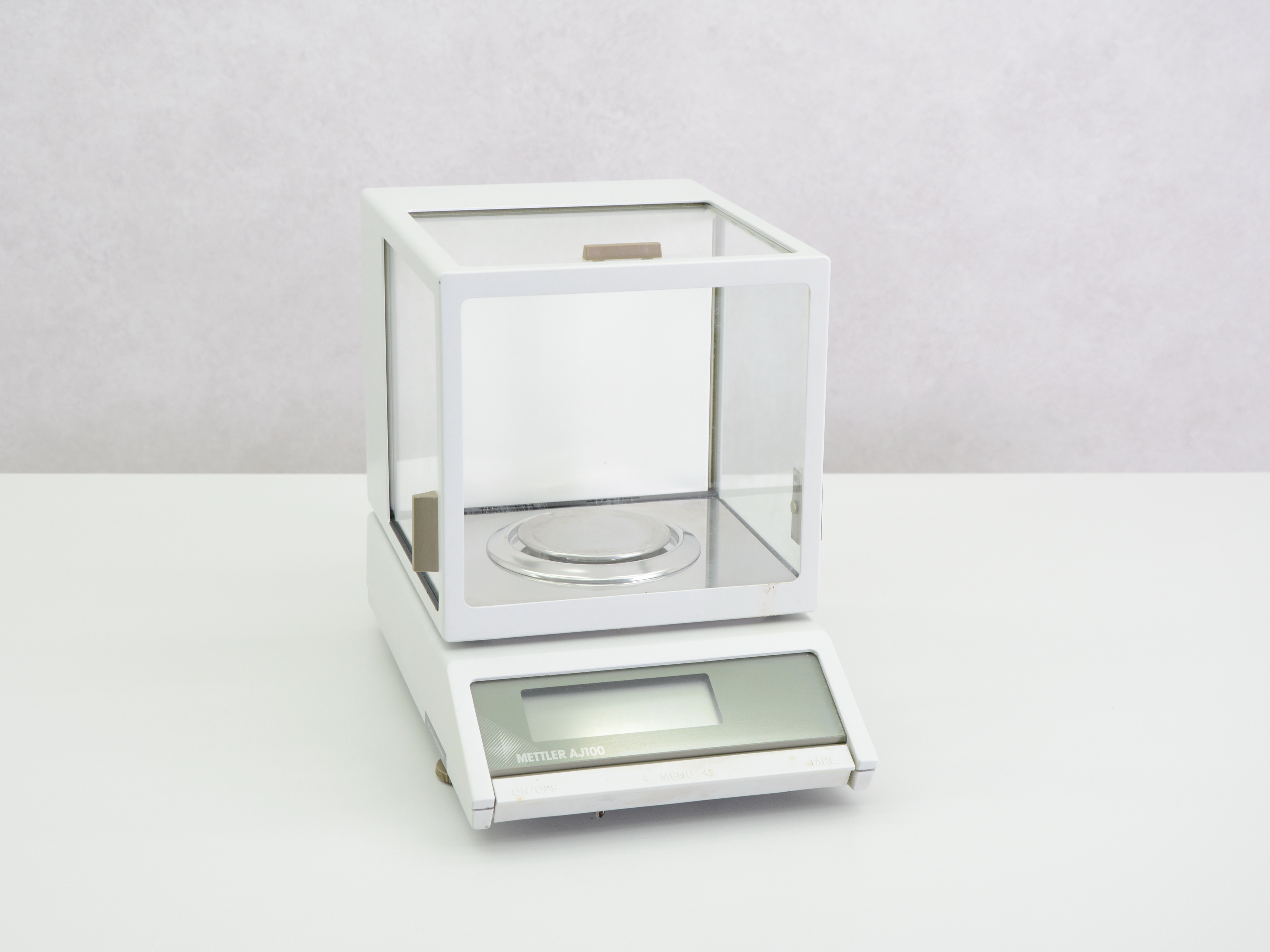 Mettler AJ100 Analytical balance - Gemini BV