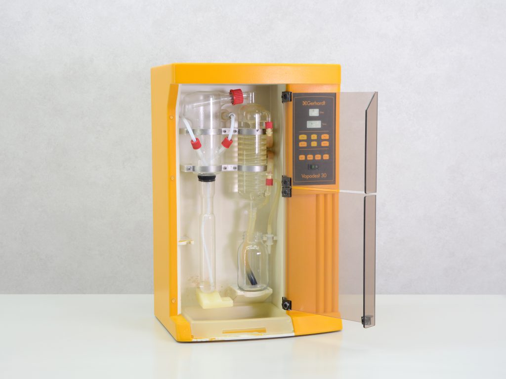 Gerhardt Vapodest 30 Kjeldahl distillation system - Gemini BV
