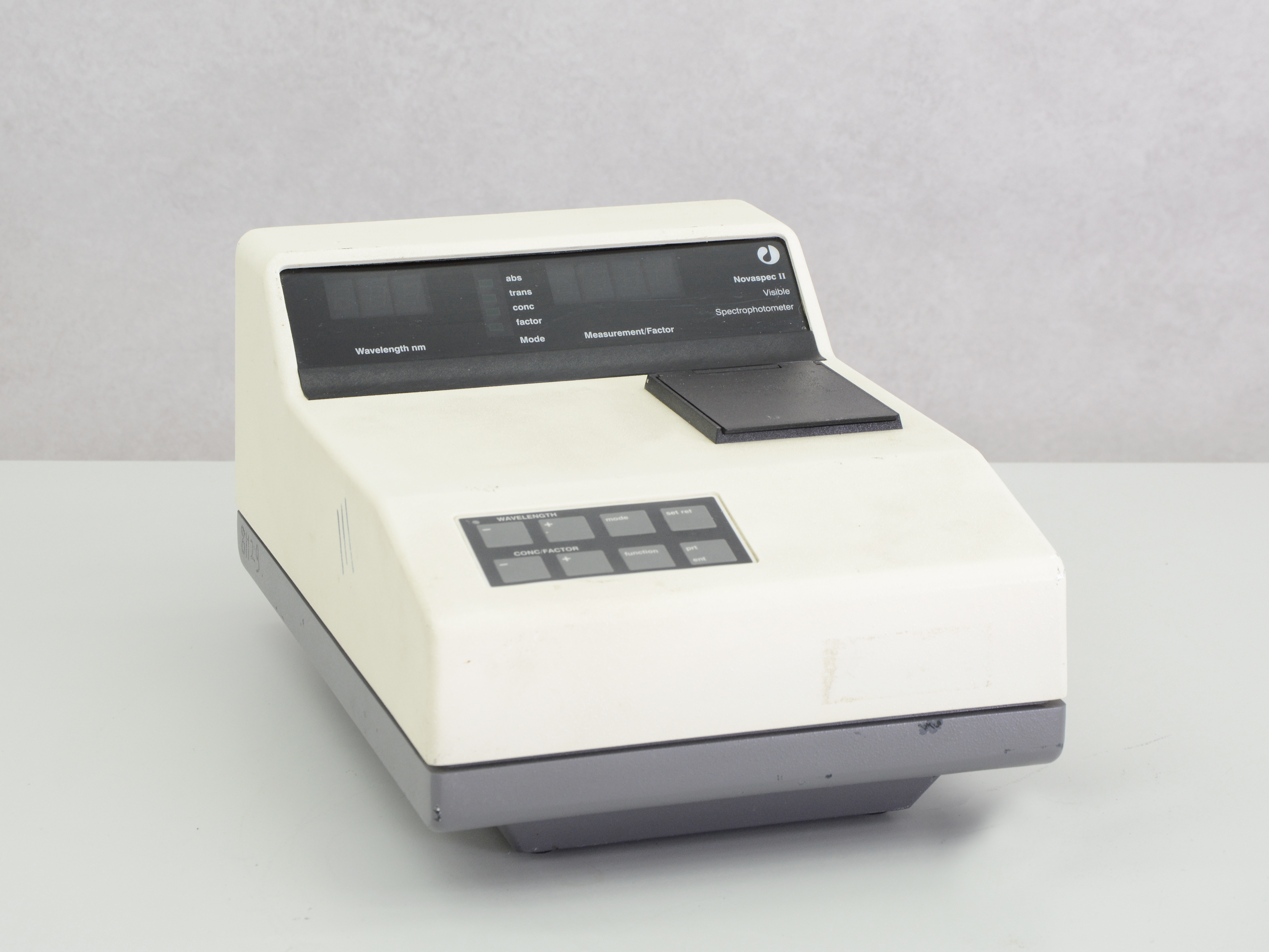 Biochrom Novaspec II Spectrophotometer - Gemini BV
