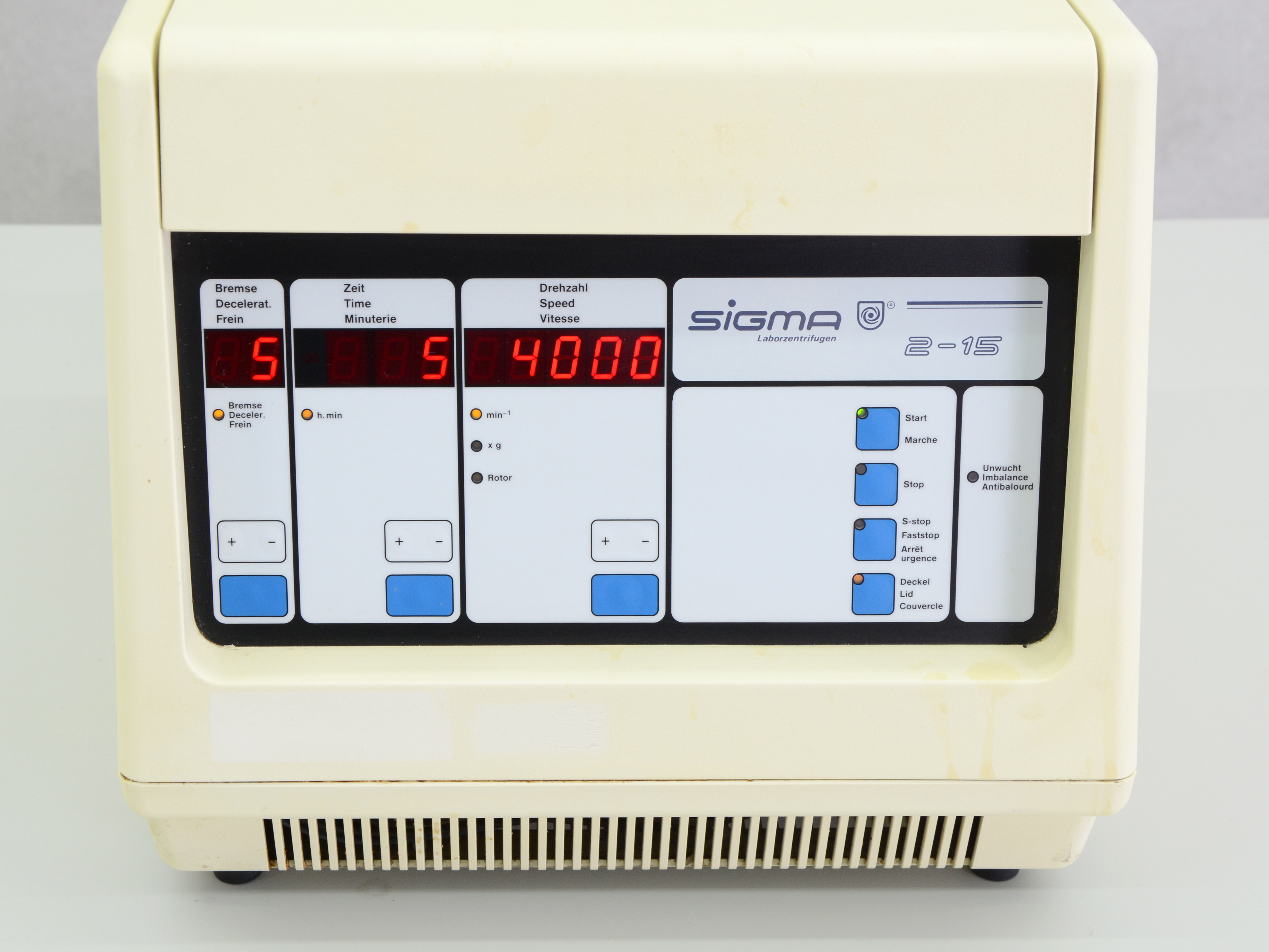 Sigma 2-15 Centrifuge - Gemini BV