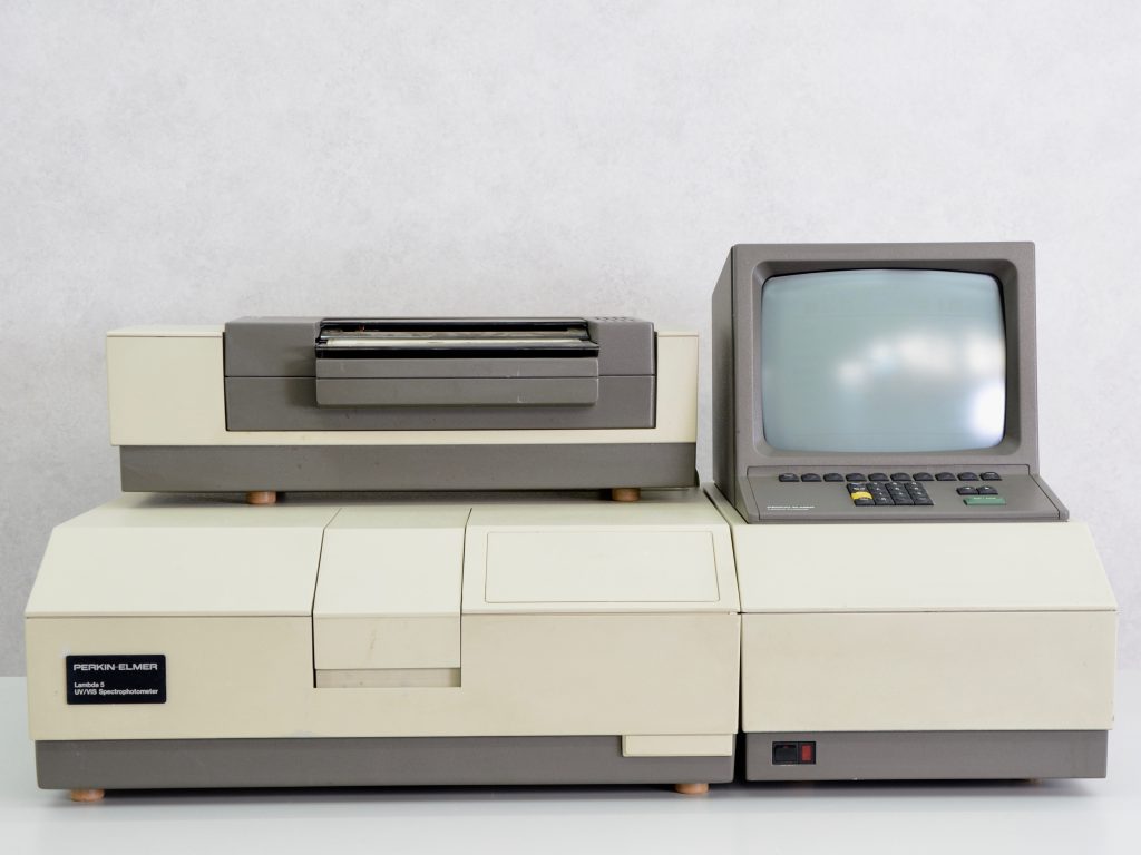 Shimadzu UV-1601 Double Beam UV-Vis Spectrophotometer with CPS 240A - Gemini BV