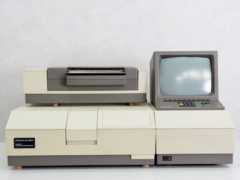 Bio-Tek Instruments EL800 Plate reader - Gemini BV