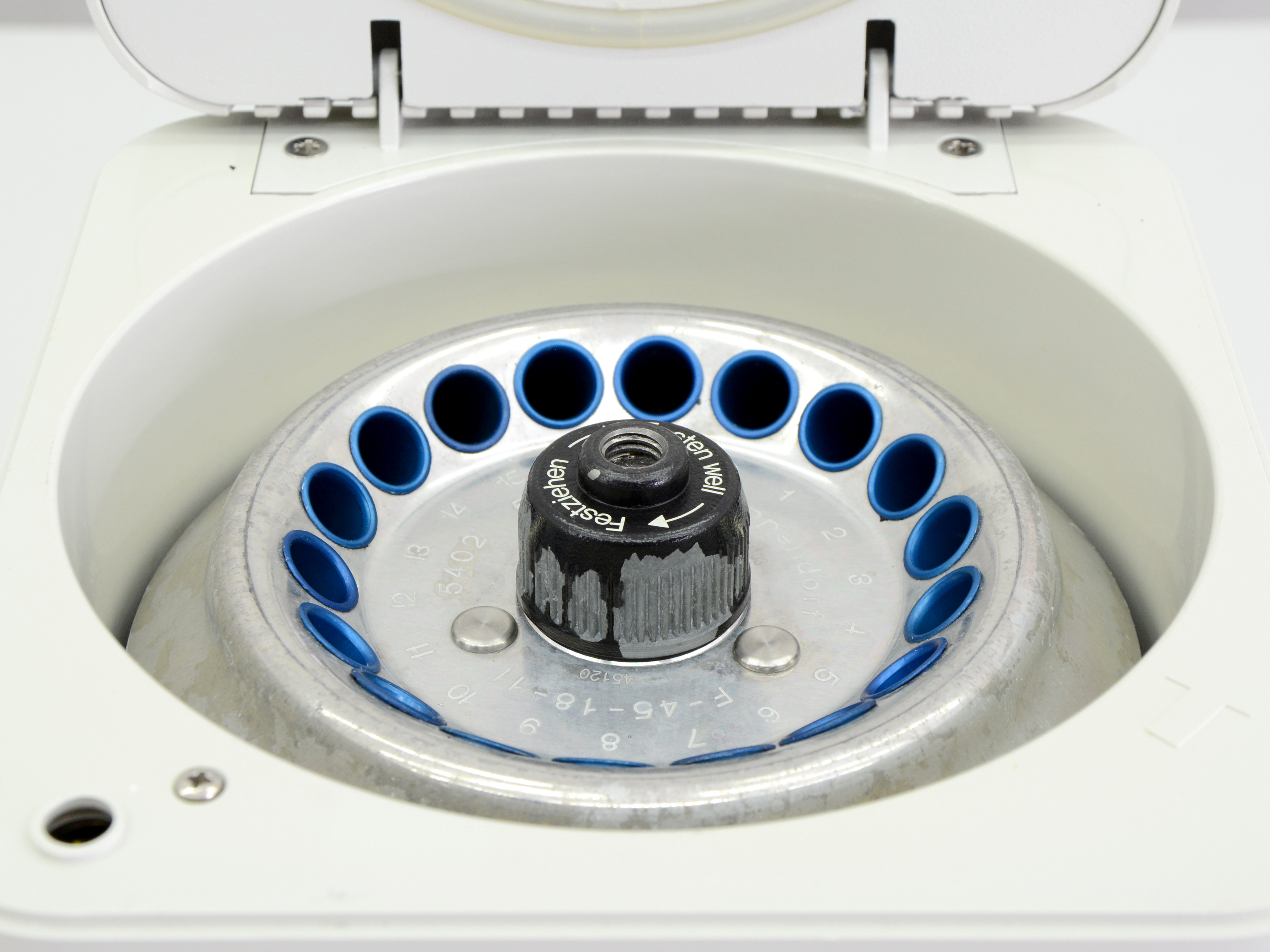 Eppendorf 5415C Centrifuge - Gemini BV