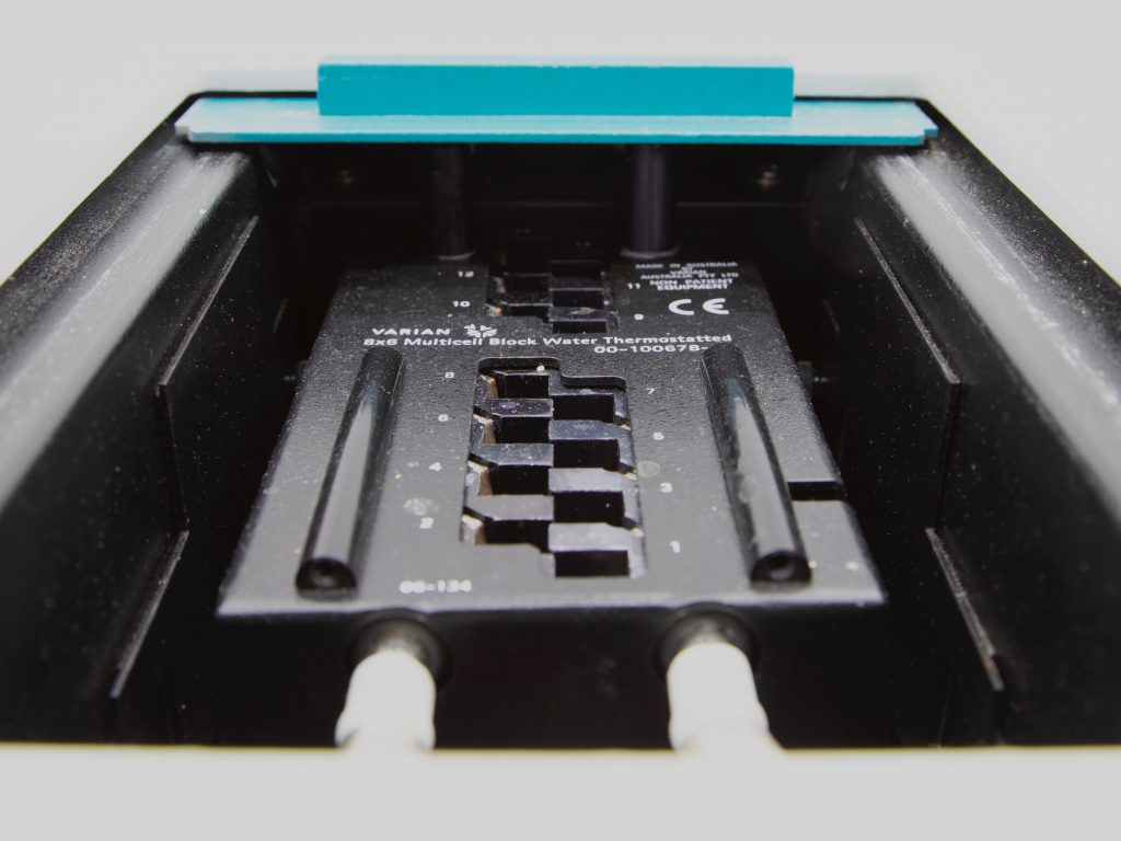 Varian Cary 100 Bio Spectrophotometer - Gemini BV