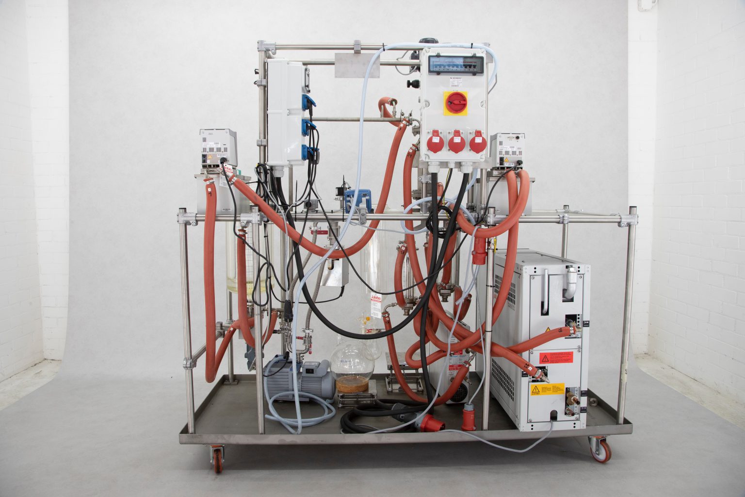 UIC KD6-EA100 Short path distillation plant with degasser - Gemini BV