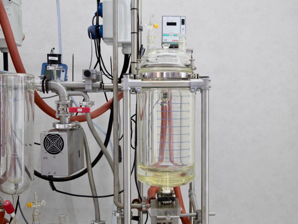 UIC KD6-EA100 Short path distillation plant with degasser - Gemini BV