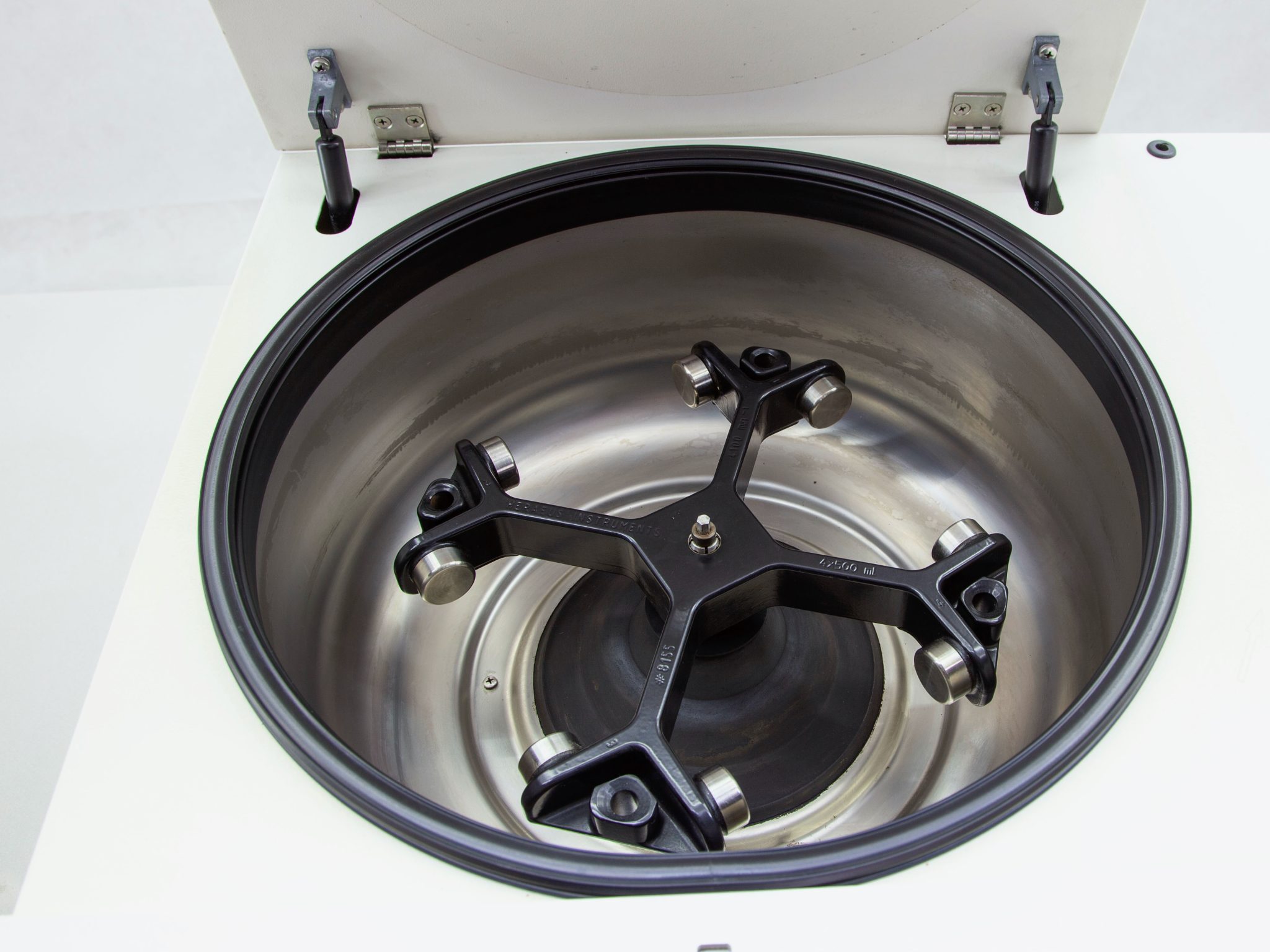 Heraeus Megafuge 2.0R refrigerated centrifuge - Gemini BV