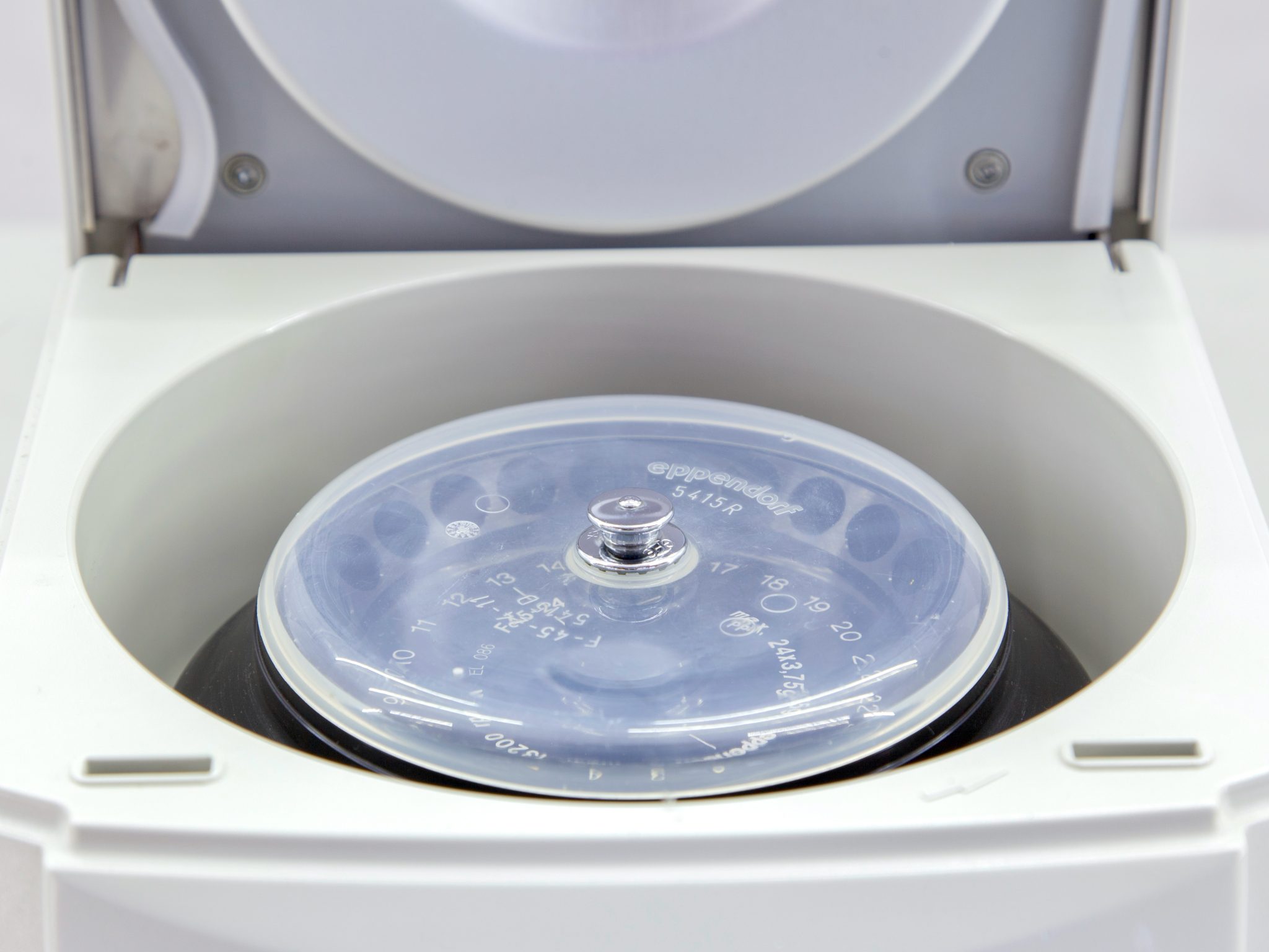 Eppendorf 5415D bench-top centrifuge - Gemini BV