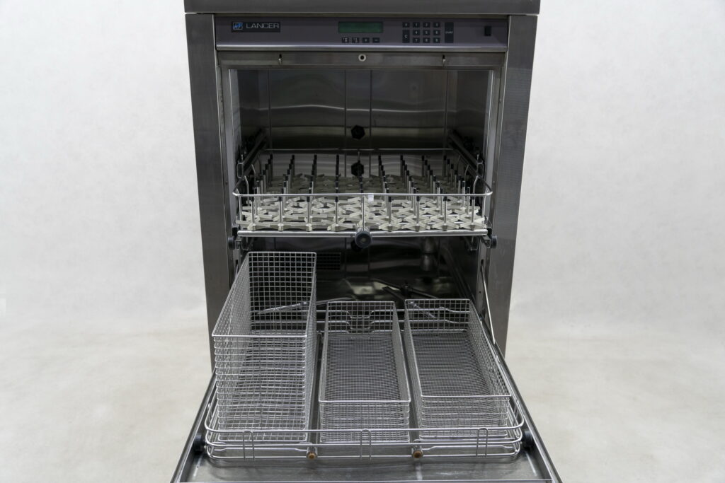 Lancer 1400 UPSS laboratory washer - Gemini BV