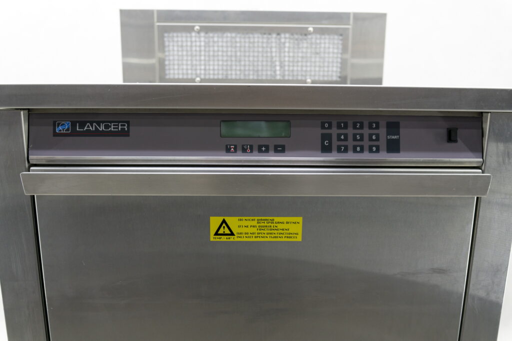 Lancer 1400 UPSS laboratory washer - Gemini BV