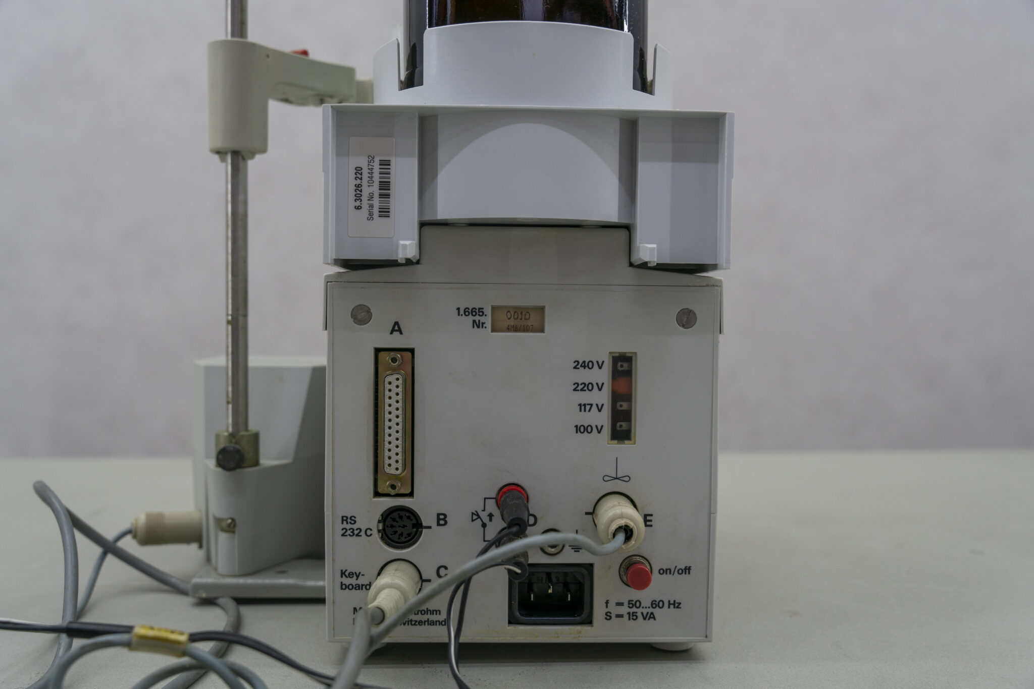 Metrohm 665 Dosimat with E649 stirrer and exchange unit - Gemini BV