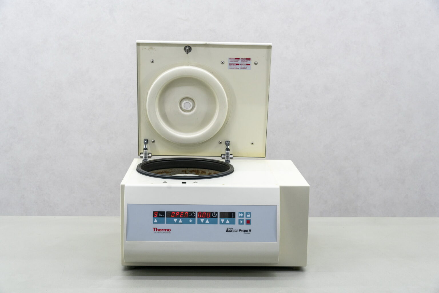 Thermo Scientific Heraeus Biofuge Primo R refrigerated centrifuge ...