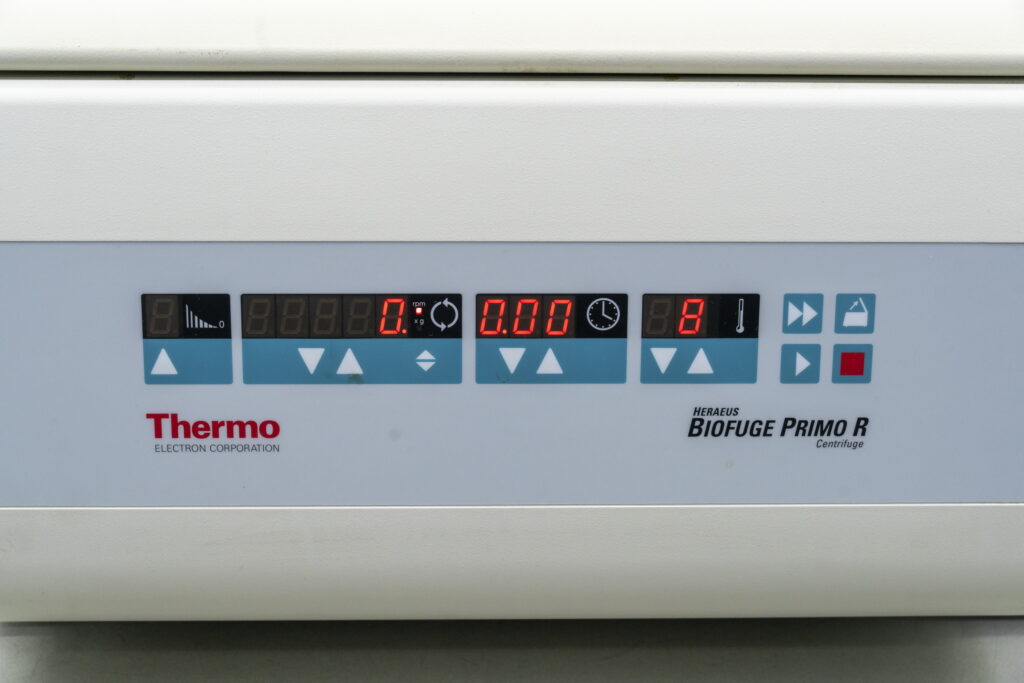 Thermo Scientific Heraeus Biofuge Primo R refrigerated centrifuge ...