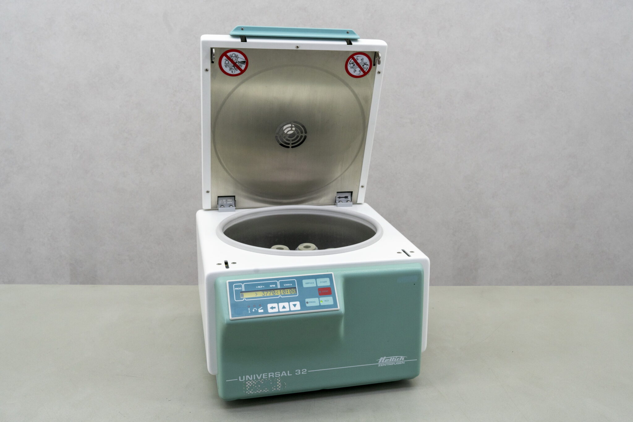 Hettich Universal 32 benchtop centrifuge - Gemini BV