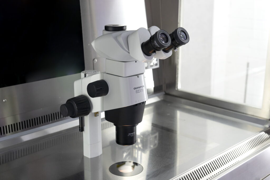 EuroClone – Bioair Embryos@fe 1.2 IVF recirculating cabinet incl. Olympus SZX10 camera - Gemini BV