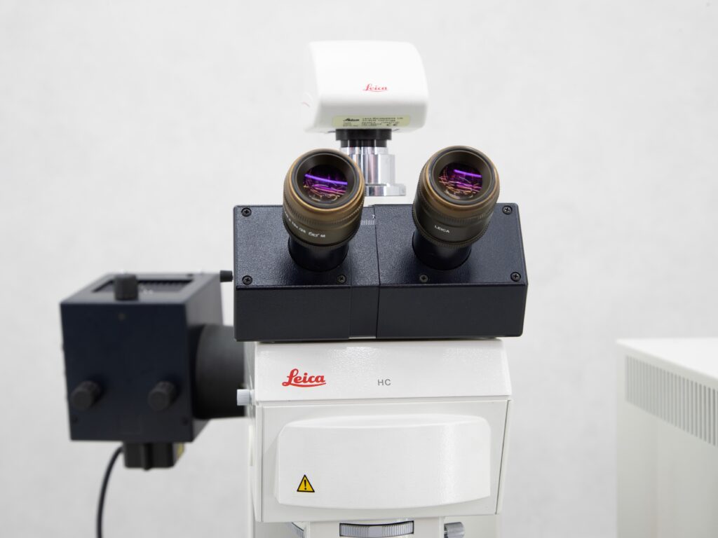 Leica DMRA2 Microscope with CTR MIC controller - Gemini BV