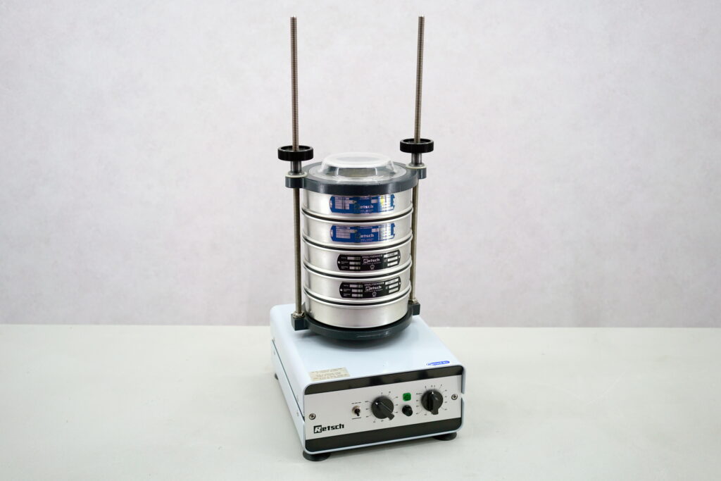 Retsch Vibro Sieve machine - Gemini BV