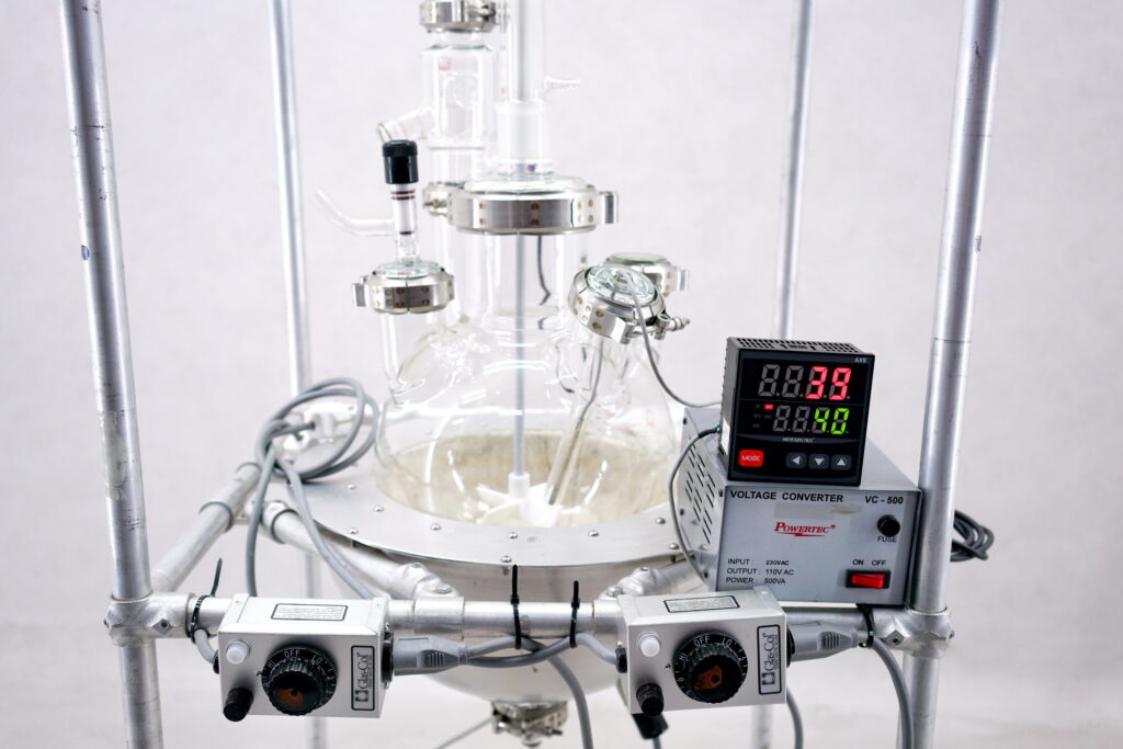 Scrubber reactor – Glass reactor with Glas-Col heating mantle - Gemini BV