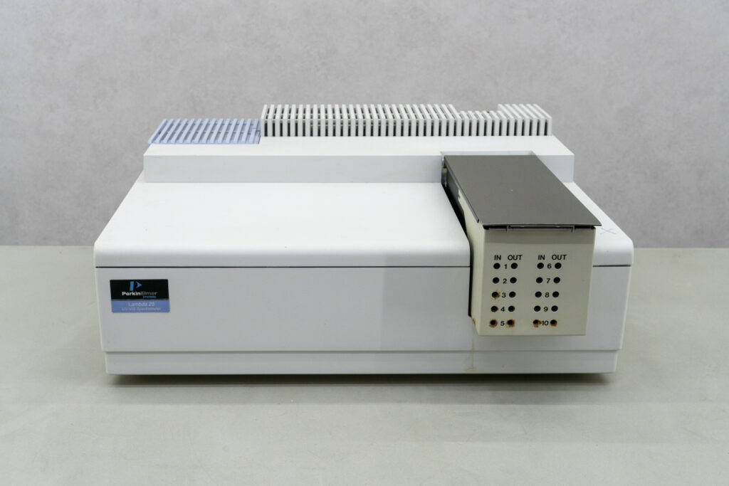 Perkin Elmer Lambda 25 UV-Vis Spectrophotometer - Gemini BV