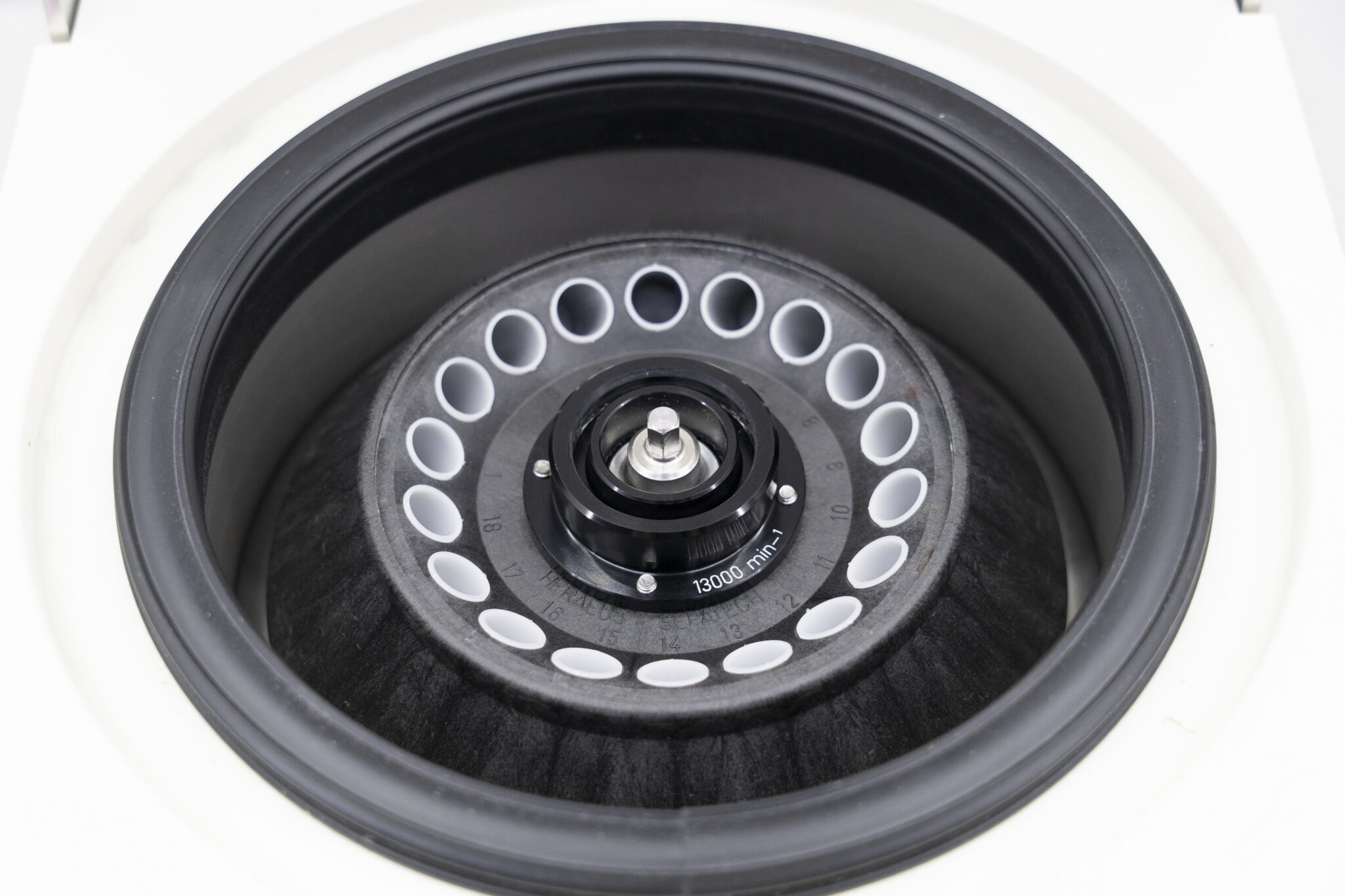 Heraeus Biofuge Fresco refrigerated centrifuge - Gemini BV