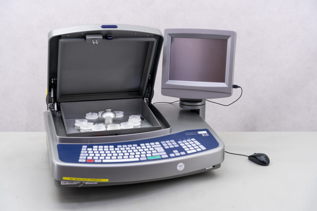 Hitachi X-Supreme 8000 benchtop XRF analyser - Gemini BV
