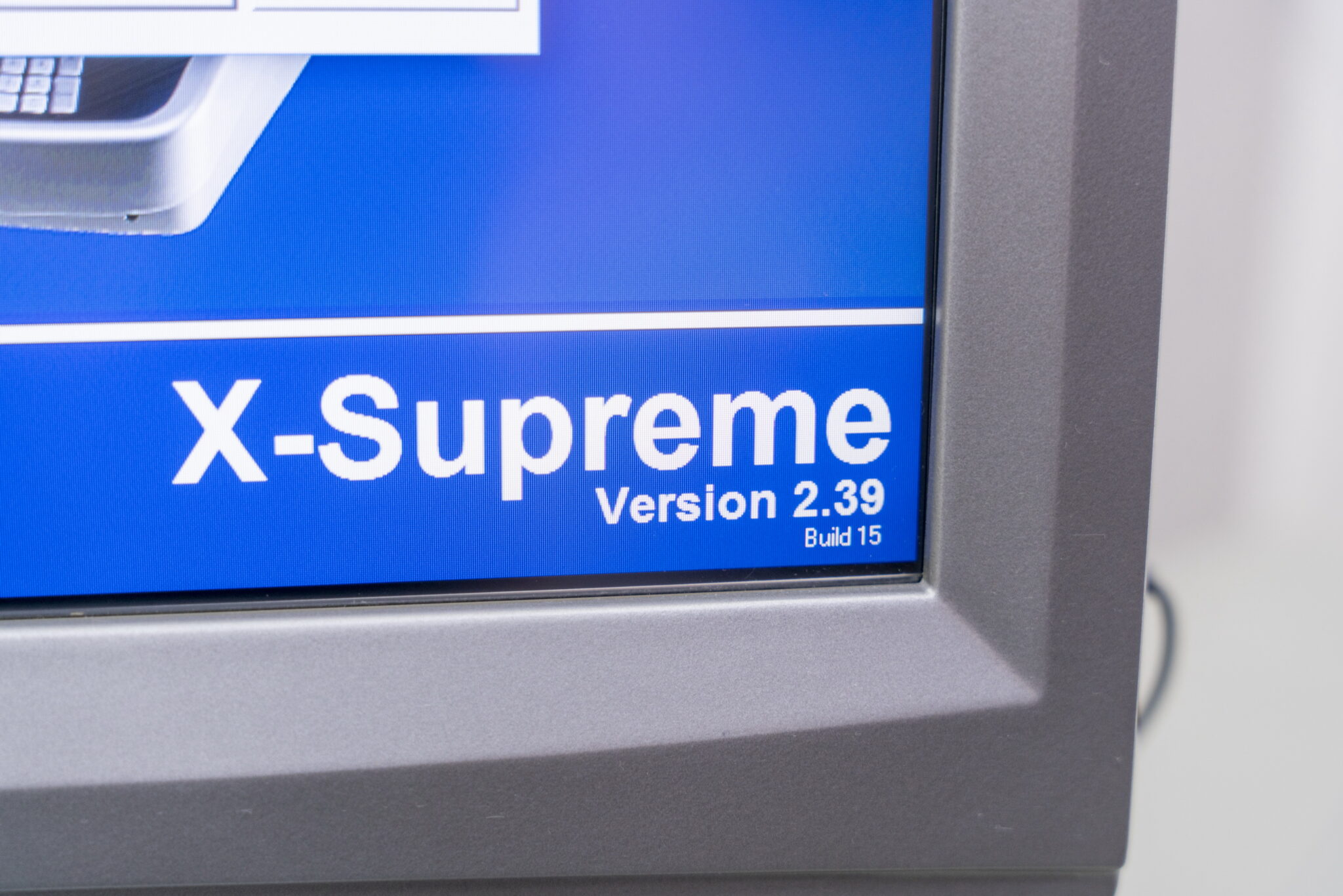 Hitachi X-Supreme 8000 benchtop XRF analyser - Gemini BV