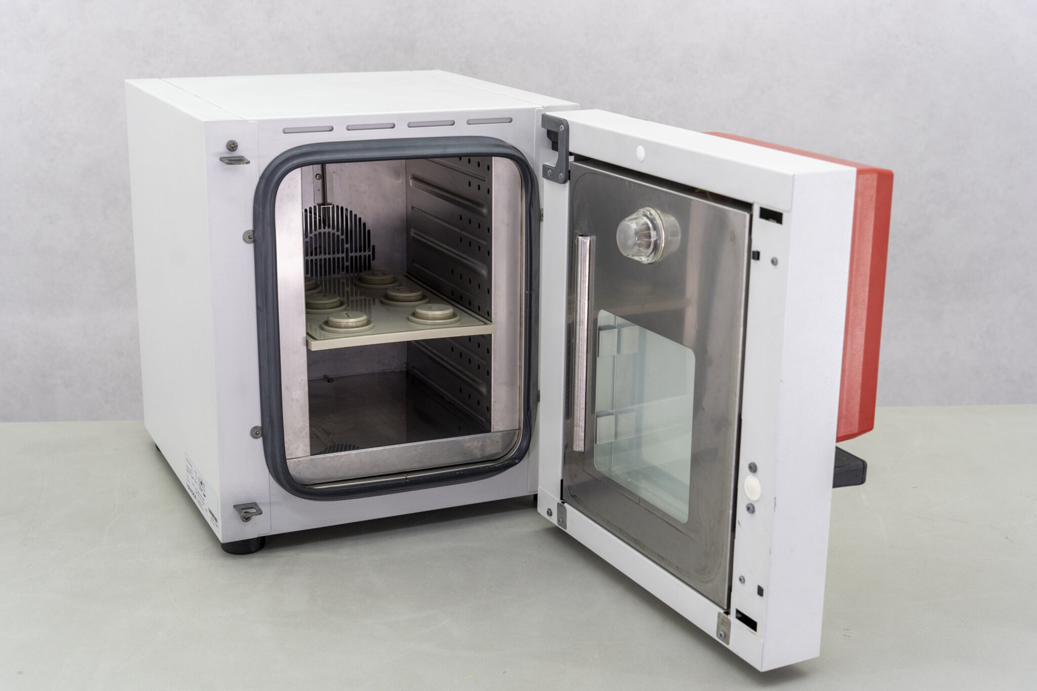 Binder FD23 heating oven - Gemini BV