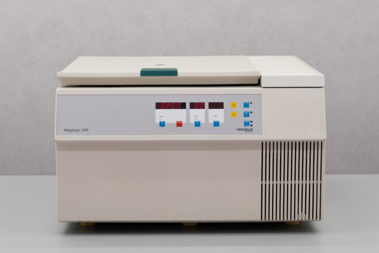 Heraeus Megafuge 3.0R Refrigerated centrifuge - Gemini BV