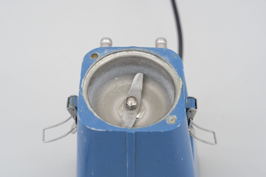 IKA A10 Grinding Mill - Gemini BV