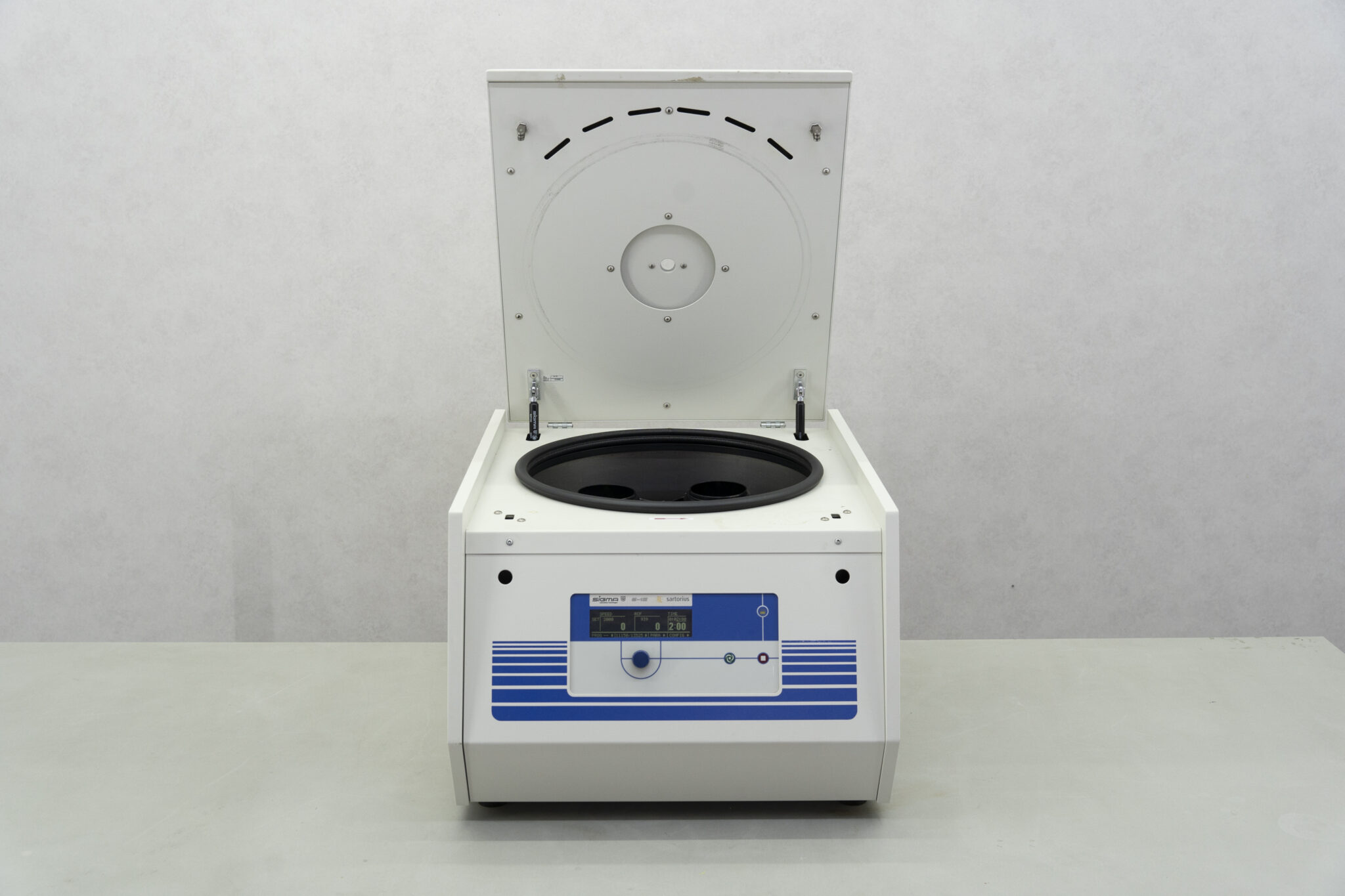 Sigma 6-15 Air-cooled centrifuge - Gemini BV
