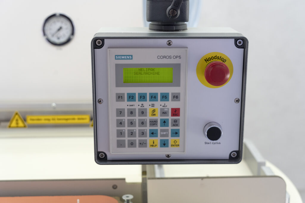 Nelipak AH-17-183-S Sealing machine - Gemini BV