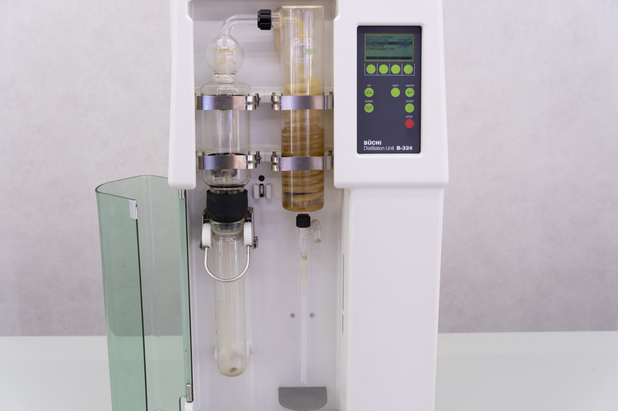 Büchi B-324 Distillation unit - Gemini BV