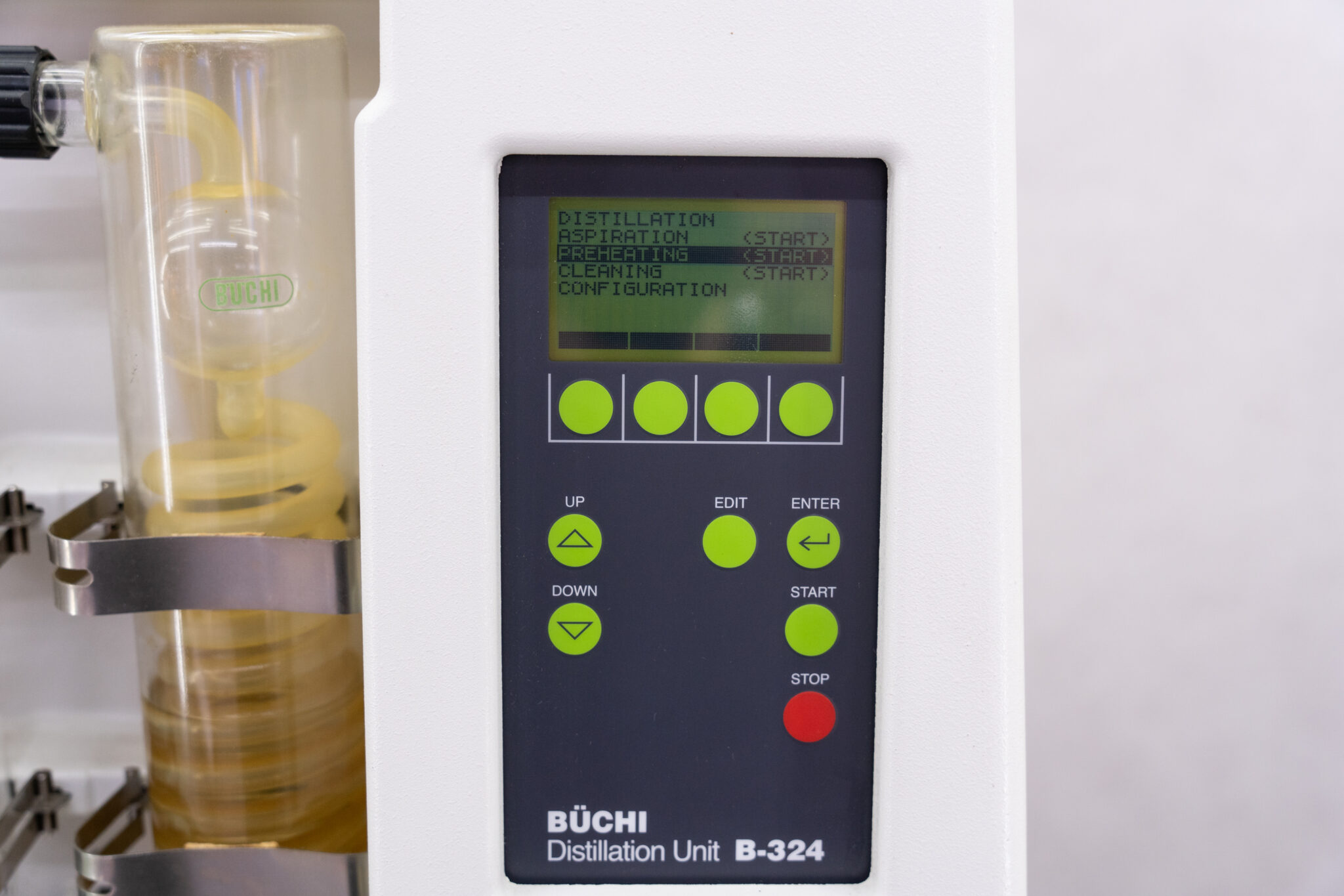 Büchi B-324 Distillation unit - Gemini BV