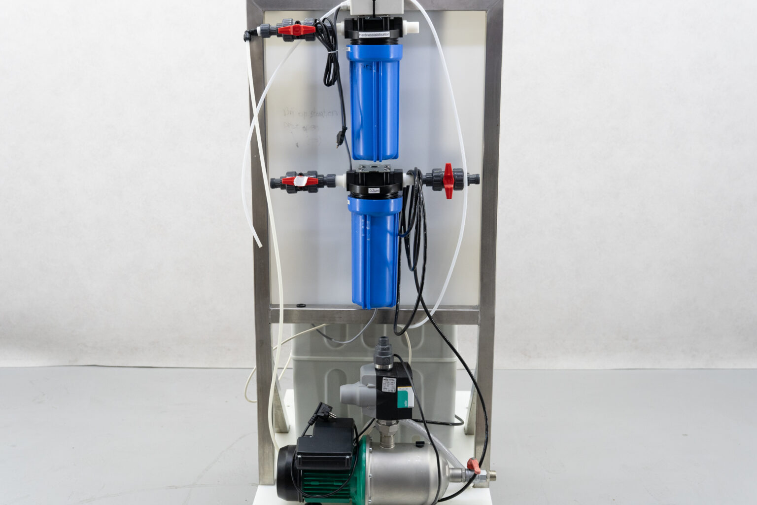 TKA Labtower 40 UPW Ultra-pure water device - Gemini BV