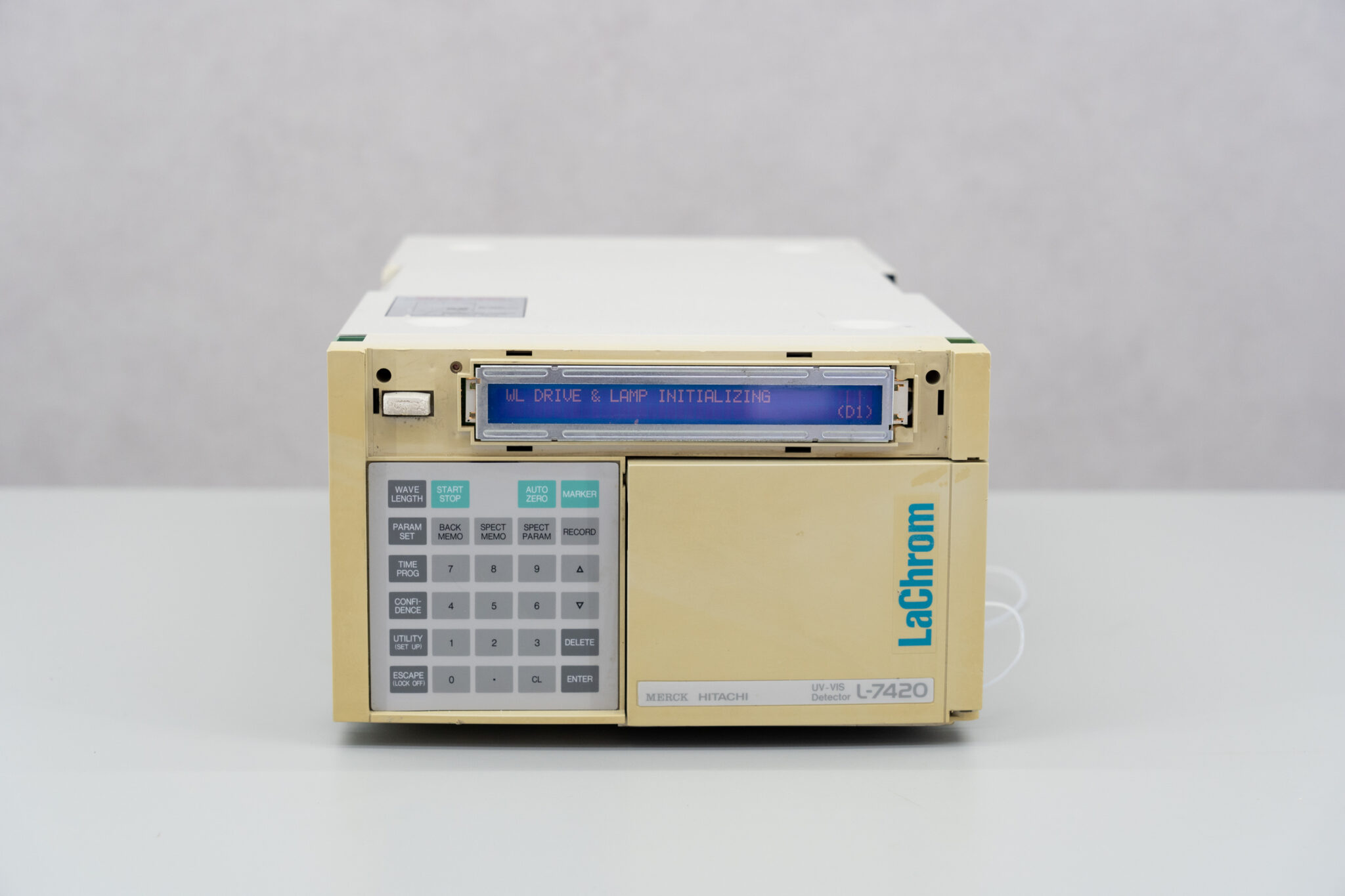 Hitachi Merck L-7420 UV-VIS HPLC Detector - Gemini BV