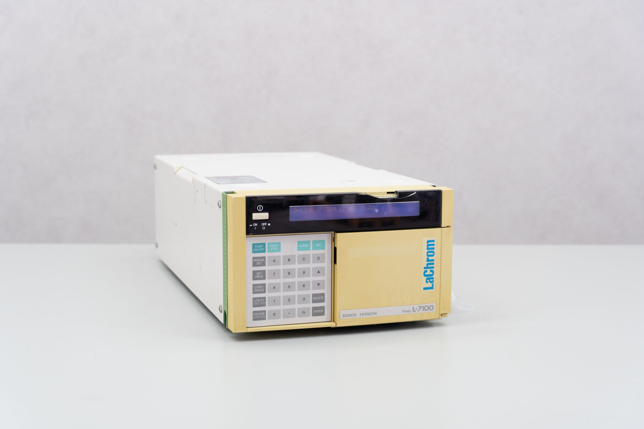Hitachi Merck HPLC pump L-7100 - Gemini BV