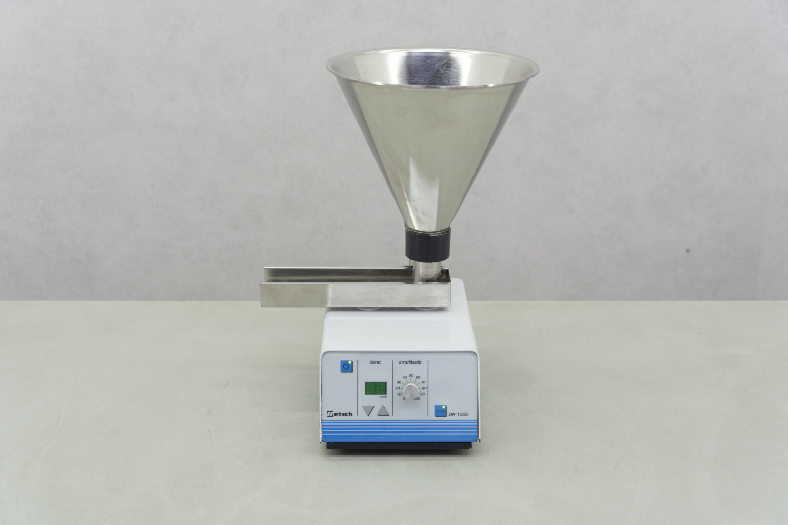 Retsch DR 1000 Vibrating feeder - Gemini BV