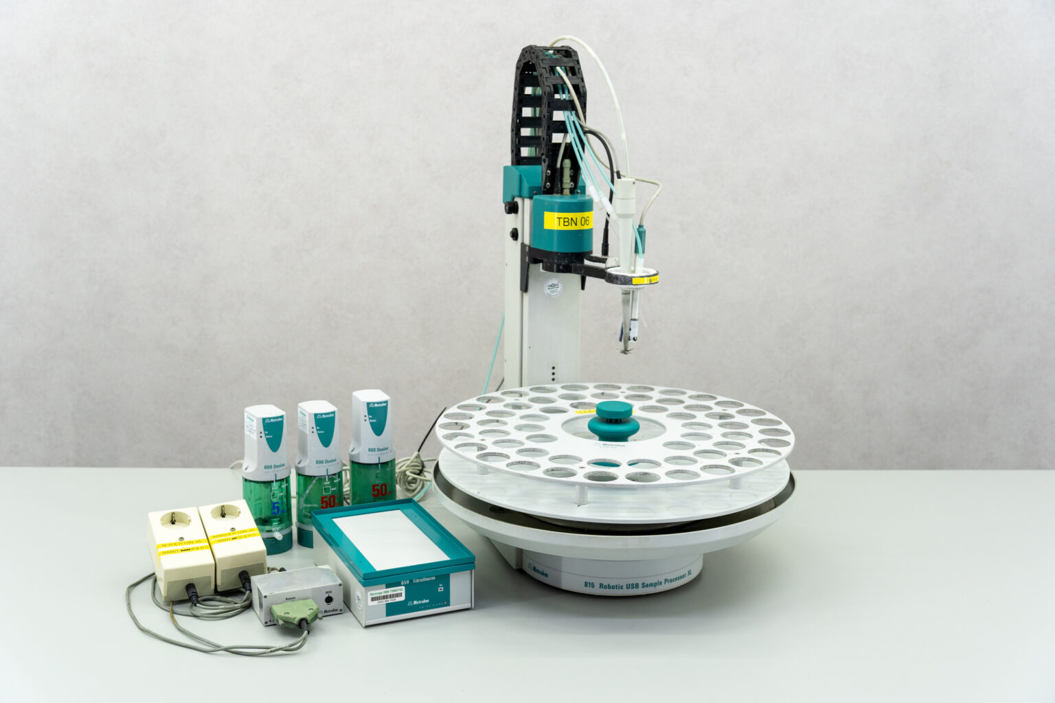 Metrohm 800 Doser, 815 Titrator and 859 Sample Processor - Gemini BV