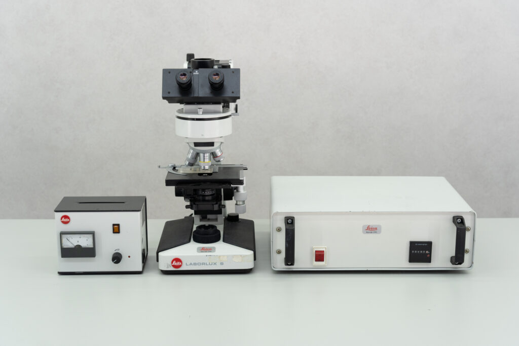 Leitz Laborlux S Microscope - Gemini BV