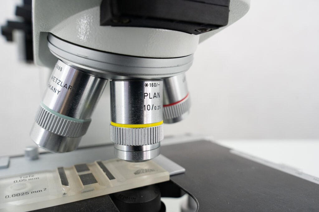 Leitz Laborlux S Microscope - Gemini BV