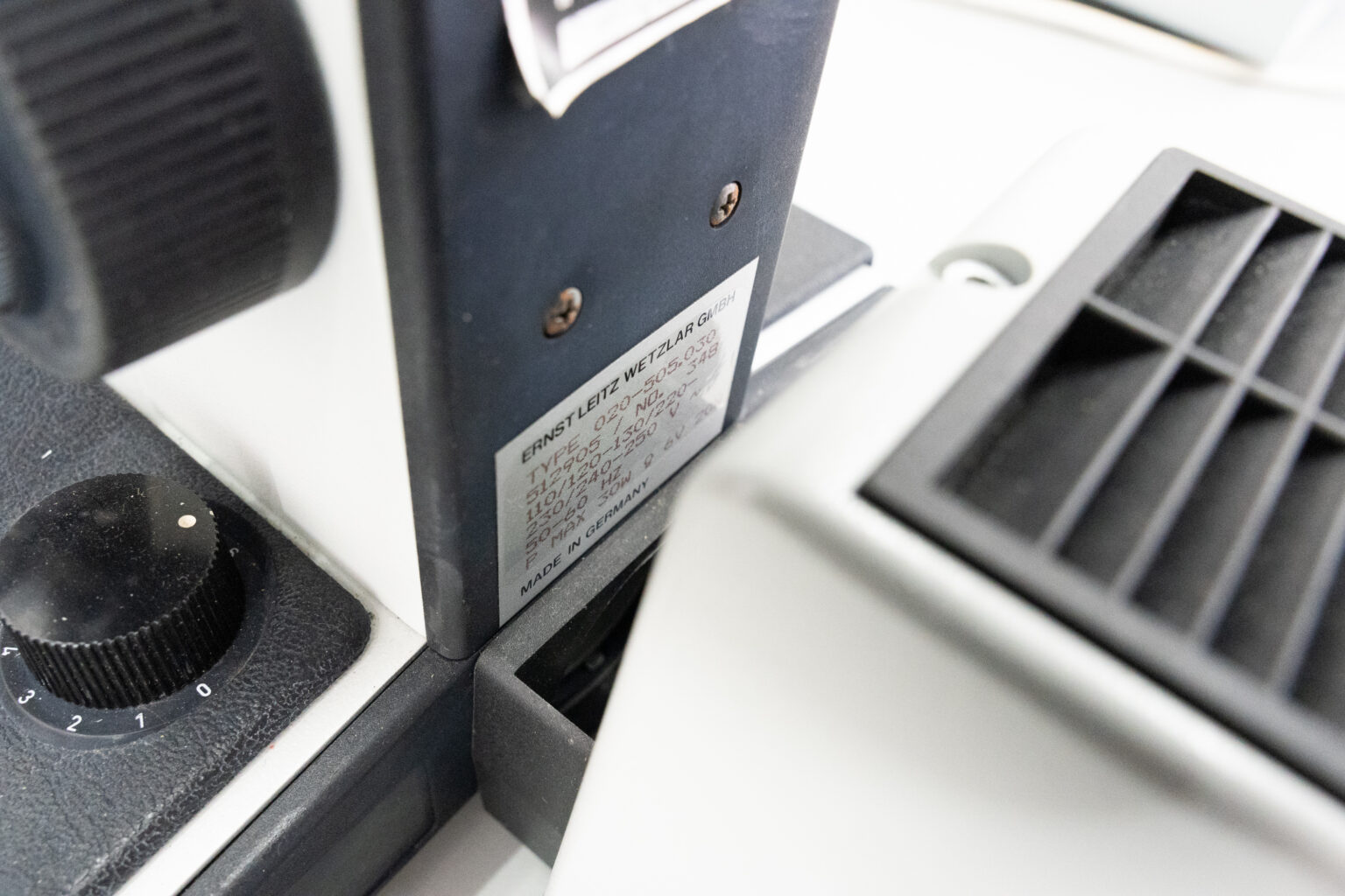 Leitz Laborlux S Microscope - Gemini BV