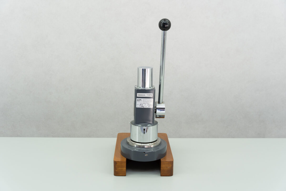 Messmer Buchel K213 Precision/sample Cutter - Gemini BV